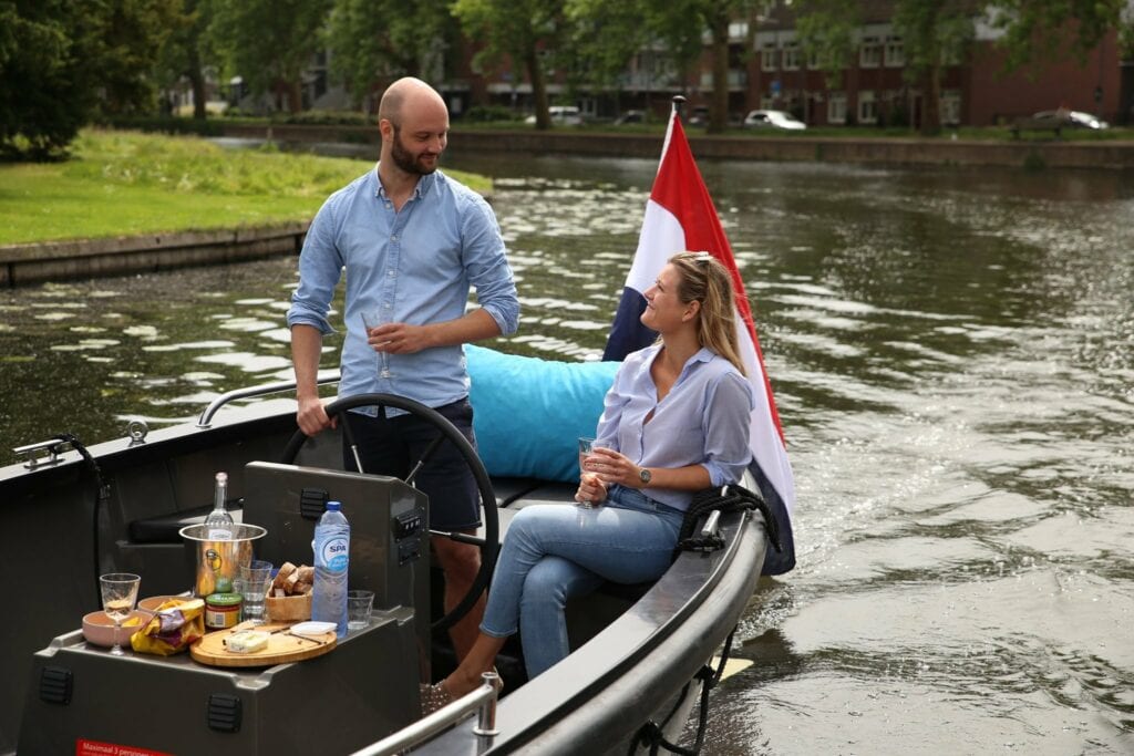Varen! 8 x hier huur je een boot in Rotterdam