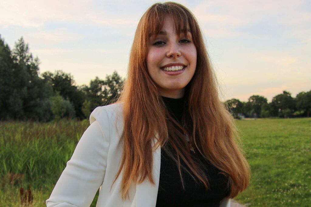 Nina (20) is astroloog, maar geen zweefteef: 'Dates beginnen vaak al ...