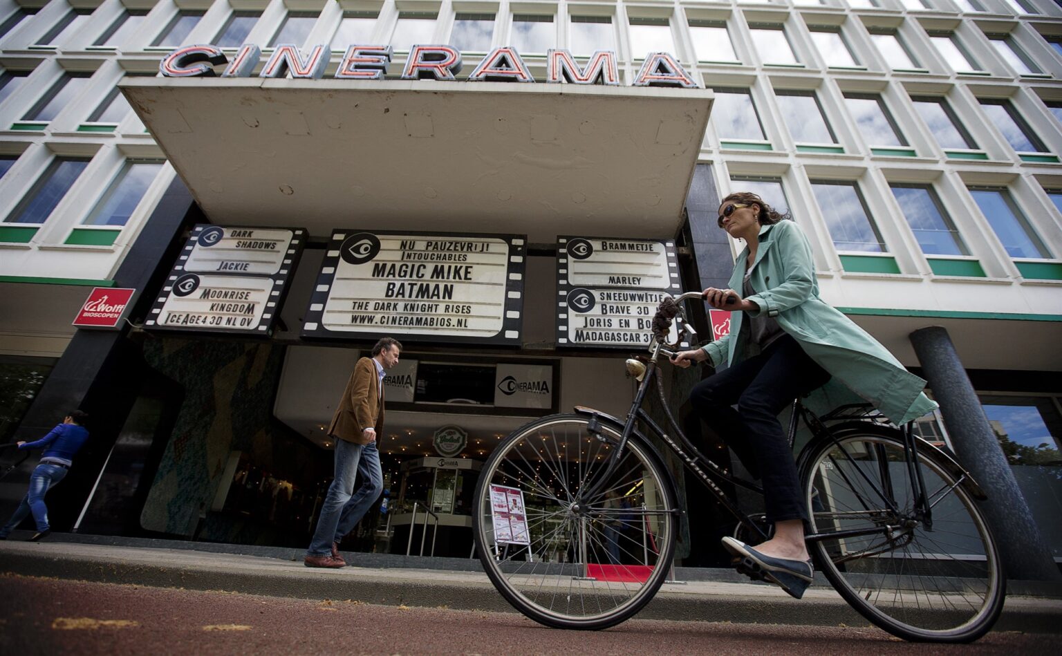 Rotterdamse mysteries: waarom zeggen we bakkie pleur? - indebuurt Rotterdam
