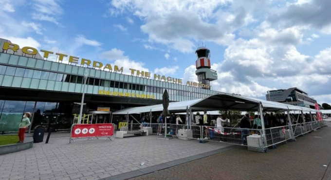 Veel meer reizigers op Rotterdam Airport: hierom staan er nu tenten