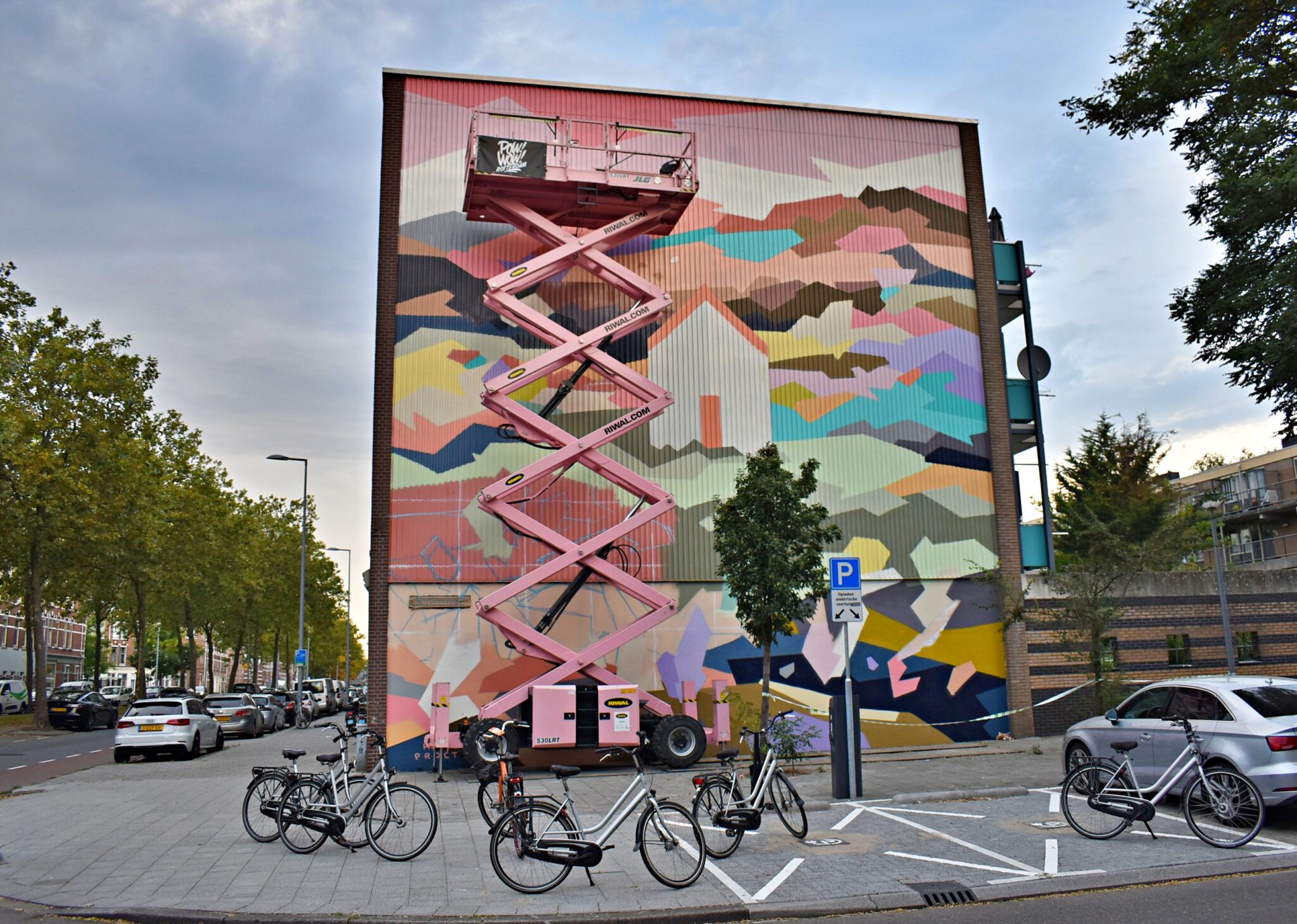 POW! WOW! Deze street art-tour door Feijenoord wil je doen (VIDEO)