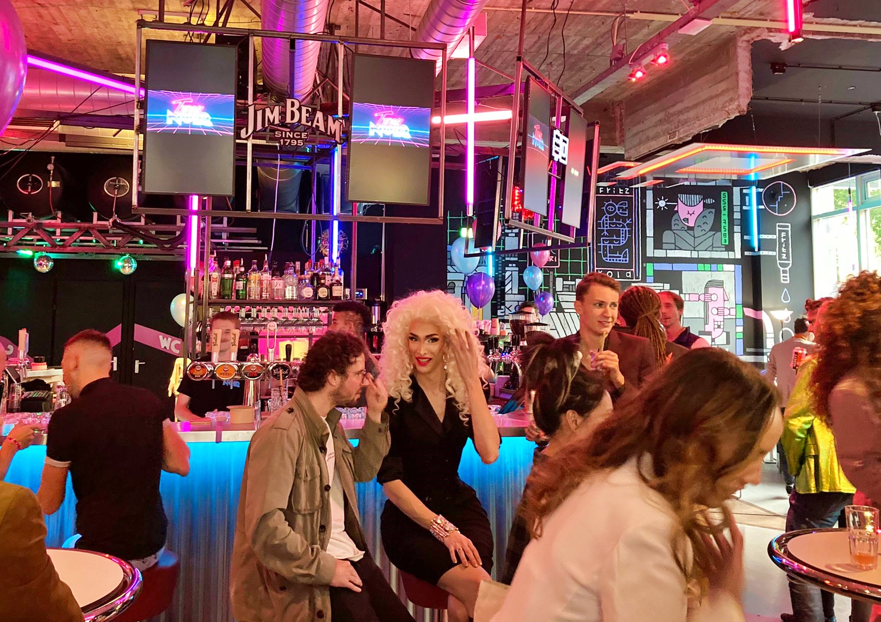 Binnenkijken bij Tech-Noir: zo ziet Rotterdams nieuwste club eruit