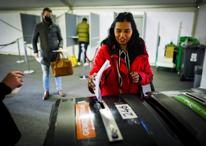 Rotterdamse mysteries: waarom zeggen we bakkie pleur? - indebuurt Rotterdam