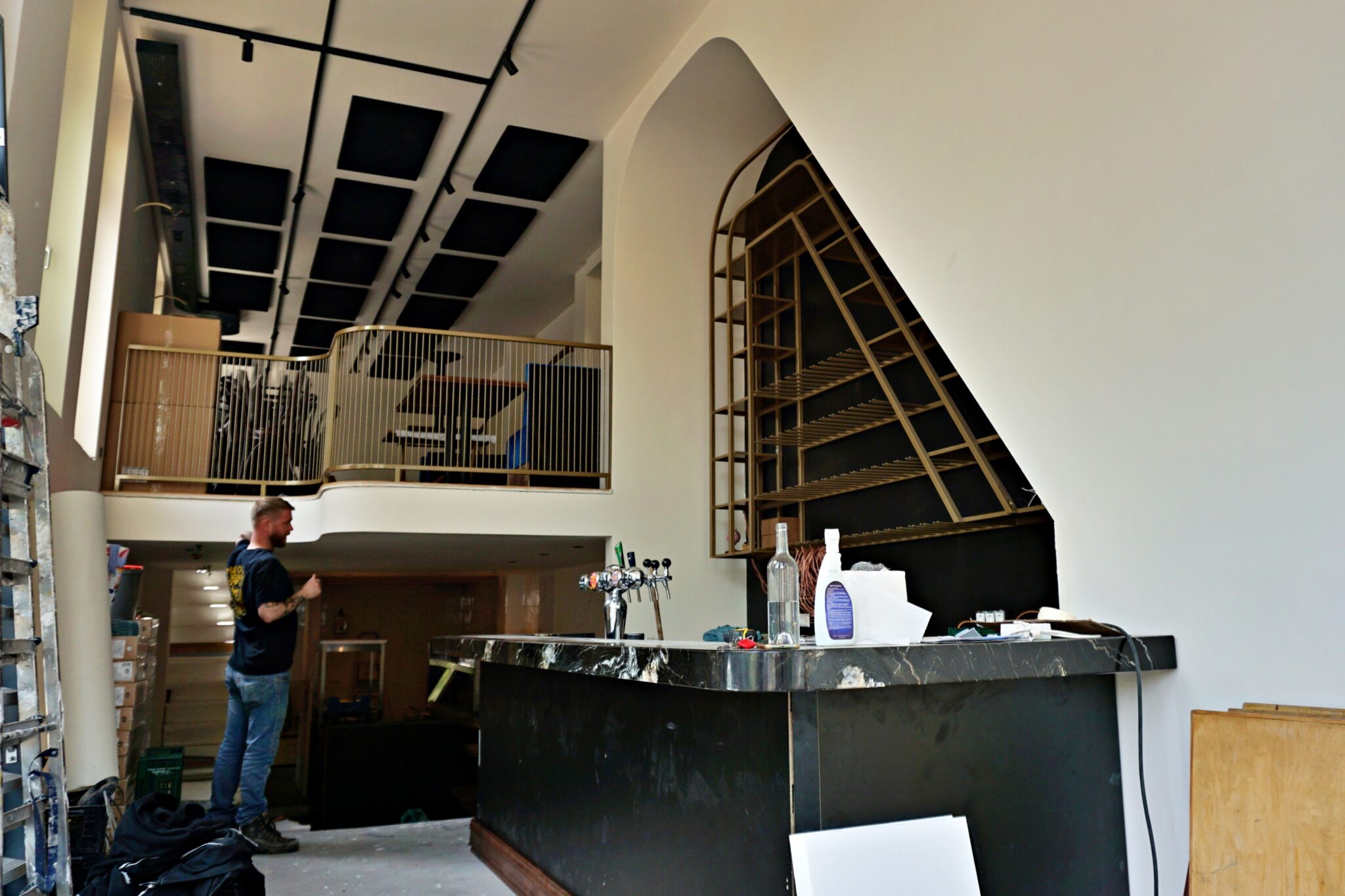 Opening soon! Bar Simon op het Middelandplein: 'Van steak tartare tot ...