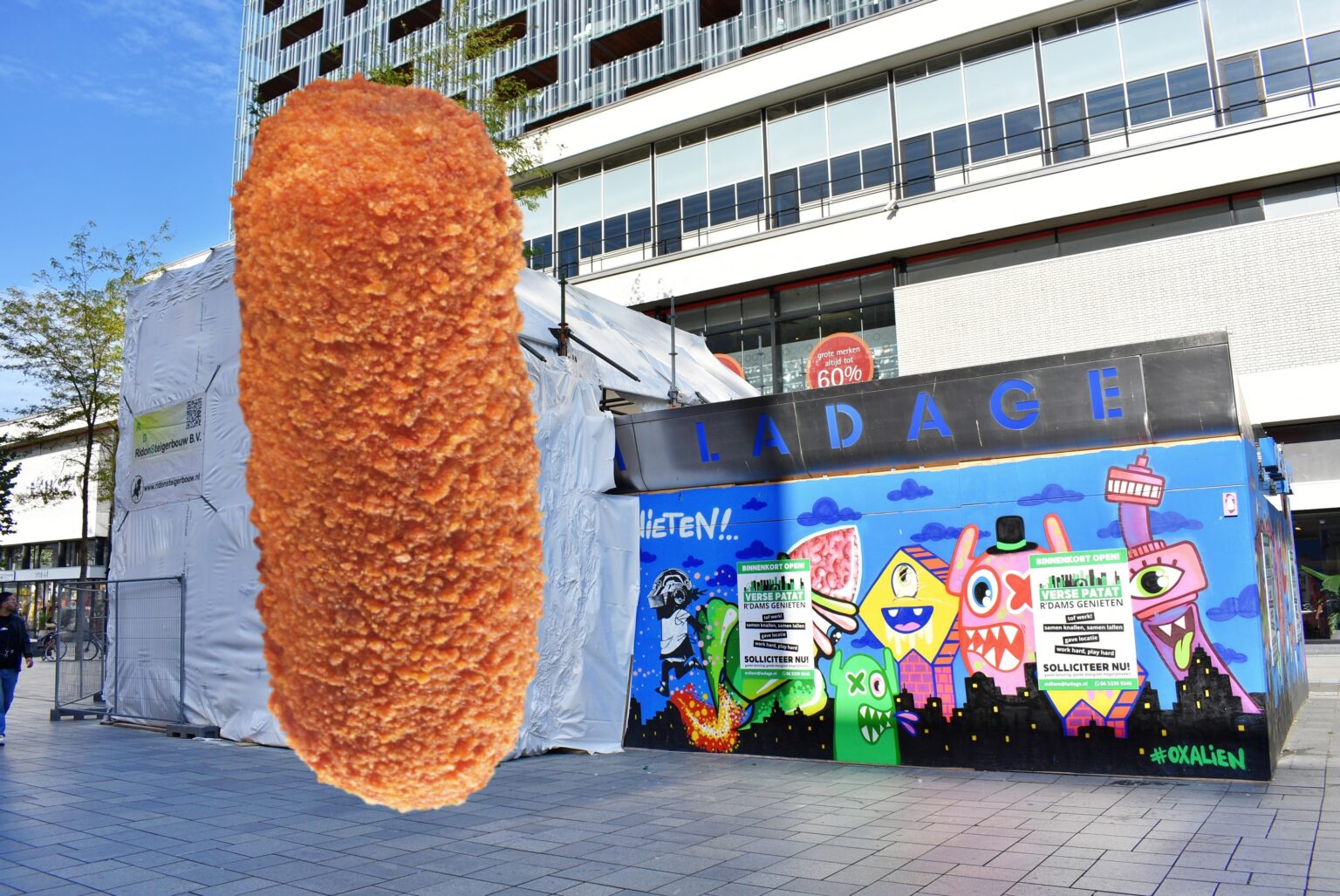 Tadaa! Dit zit er volgens ons onder het witte zeil bij de Bram Ladage