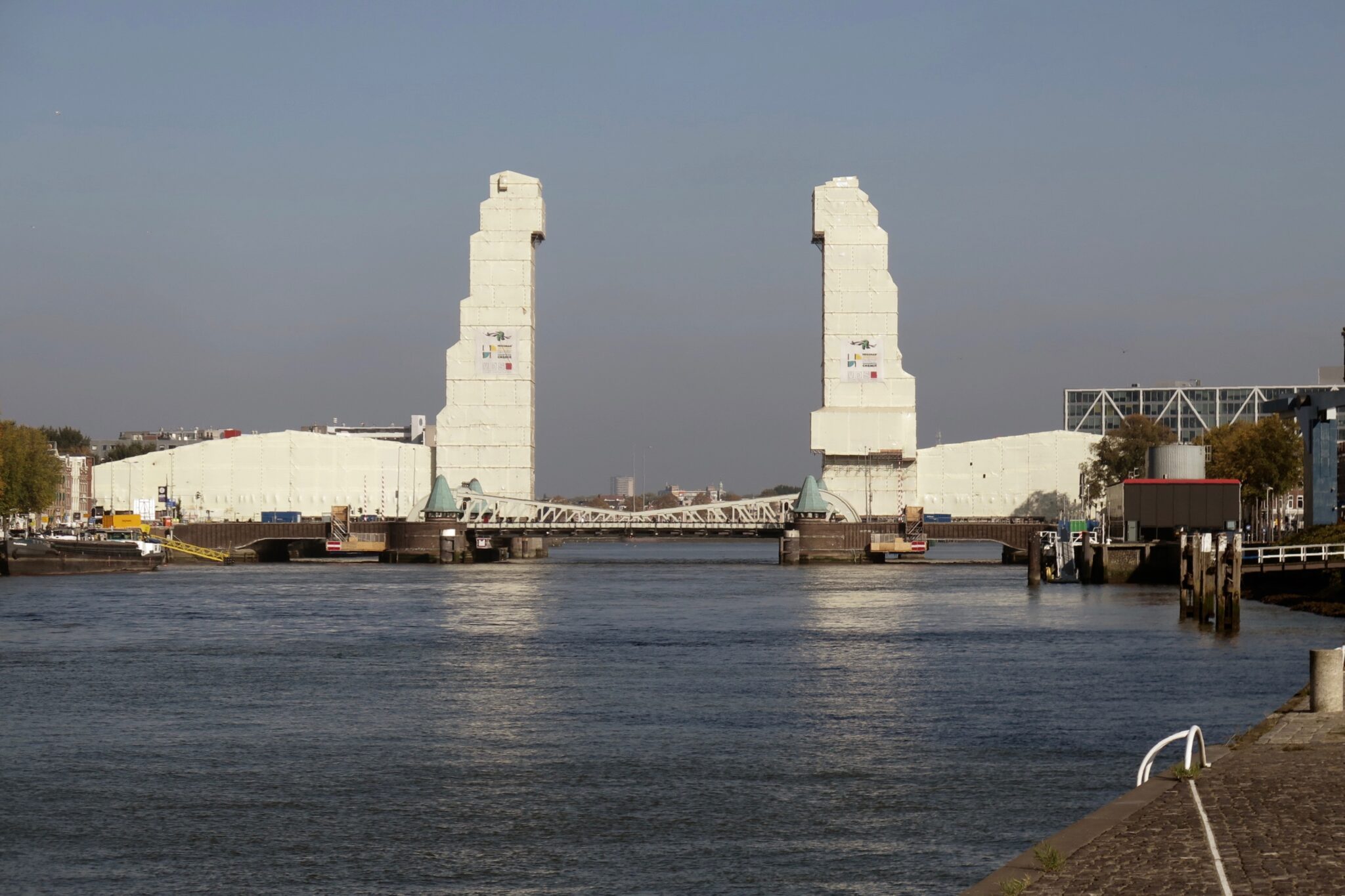 De Hef is jarig! 12 plaatjes van de stoerste brug van Rotterdam