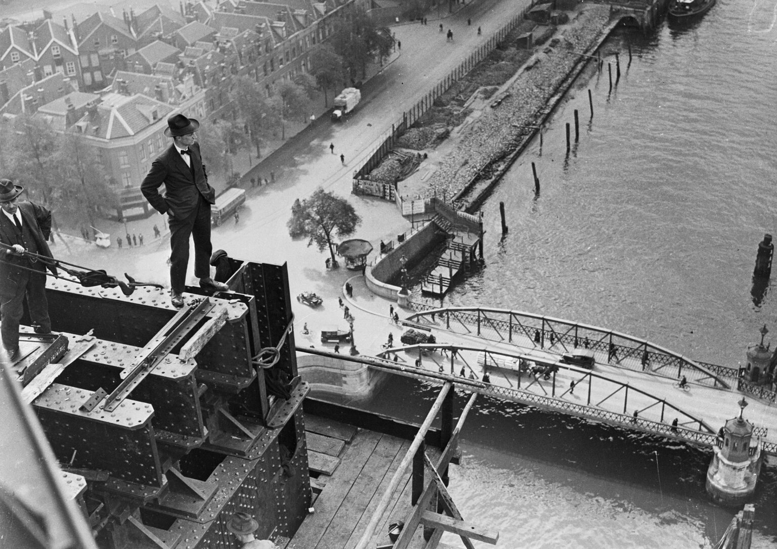 De Hef is jarig! 12 plaatjes van de stoerste brug van Rotterdam