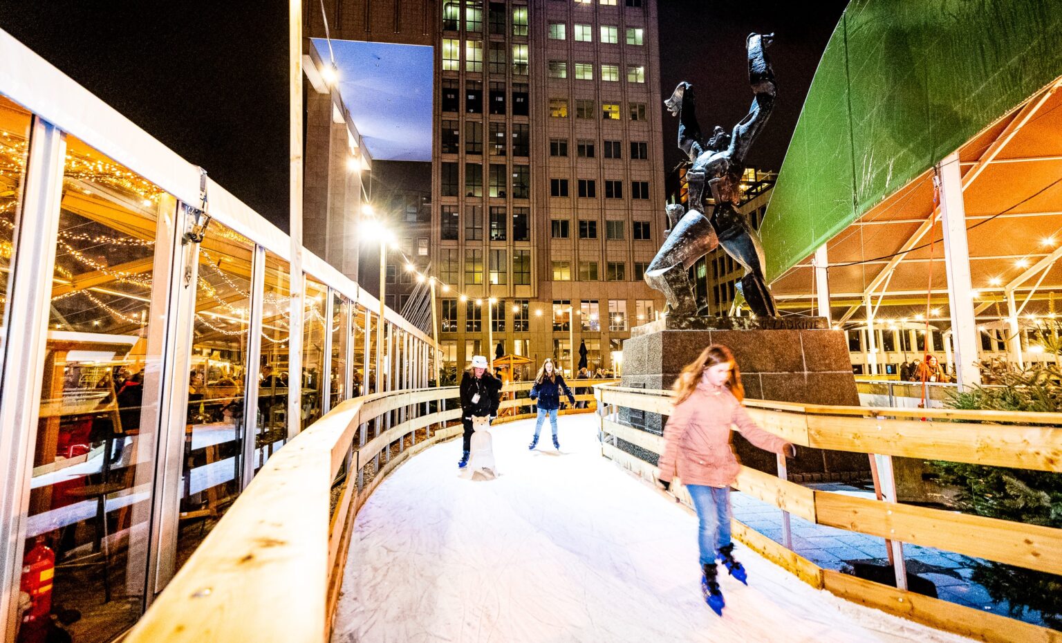 Kerst in stijl afsluiten: tijdens dit evenement wandel je door sfeervol ...