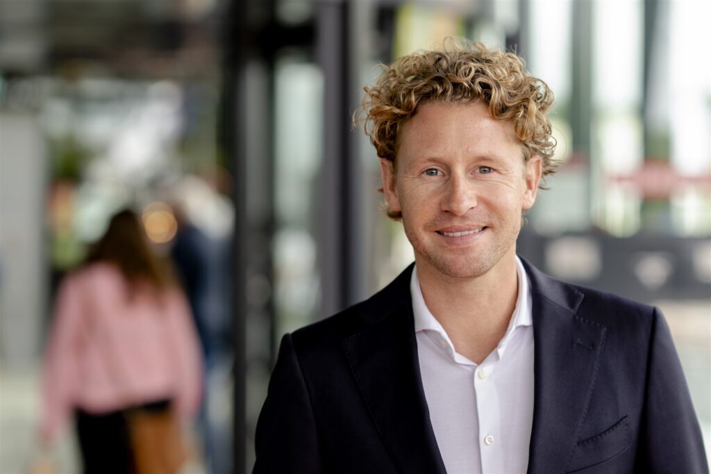 Kijken! Ewout Genemans loopt in 2023 mee met de Rotterdamse politie