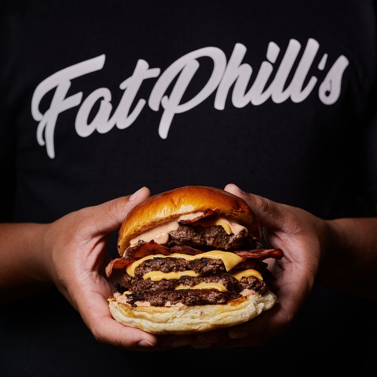 Smashed burgers en loaded fries: bij deze nieuwe zaak eet je ...