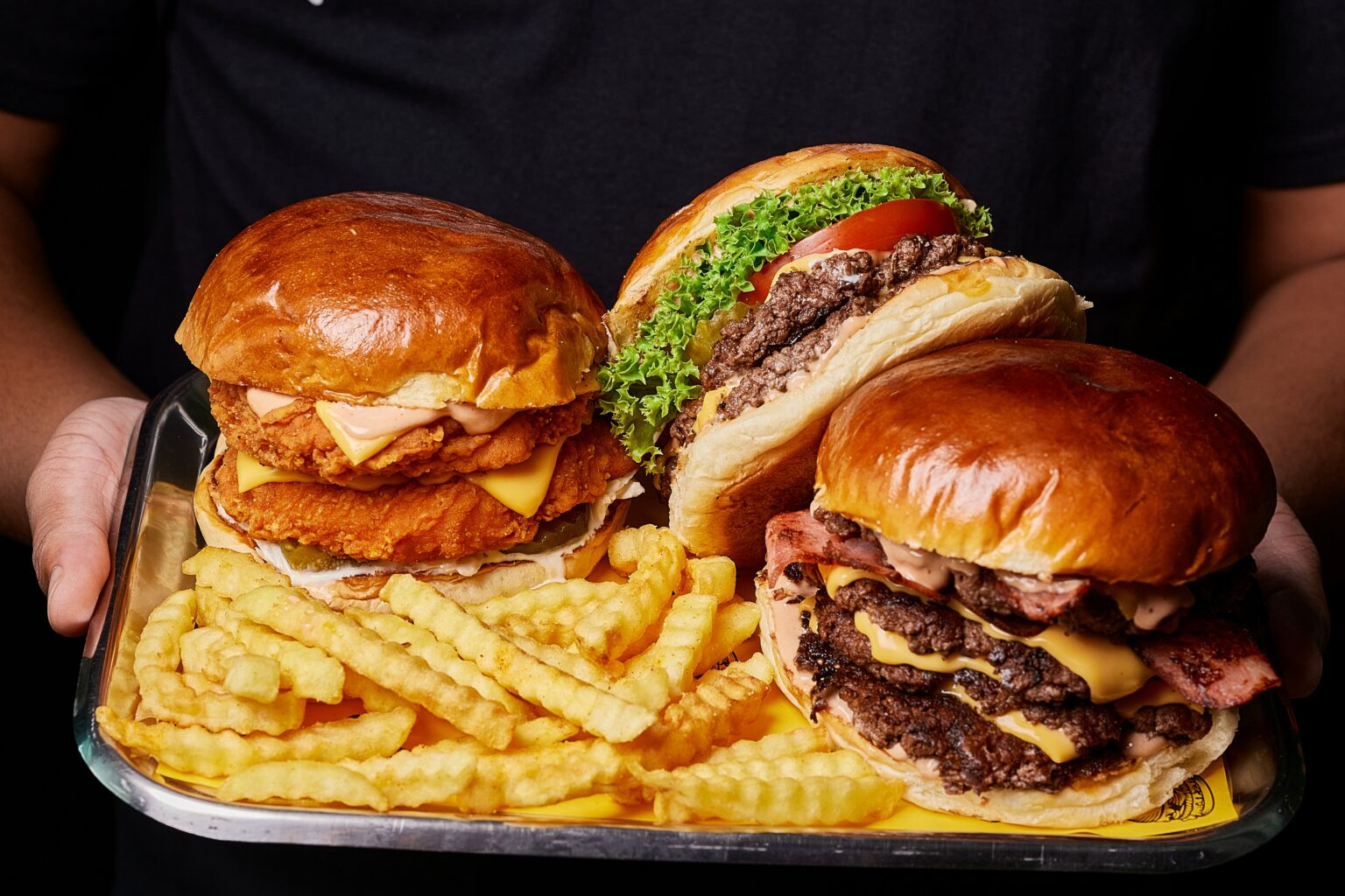 Smashed burgers en loaded fries: bij deze nieuwe zaak eet je ...