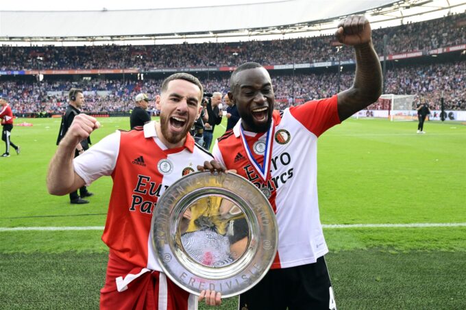 Feyenoorders! Hier kun je met de kampioensschaal op de foto
