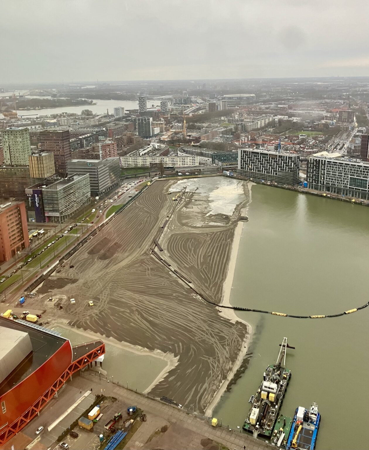 Wow! De Rijnhaven transformeert langzaam tot stadsstrand