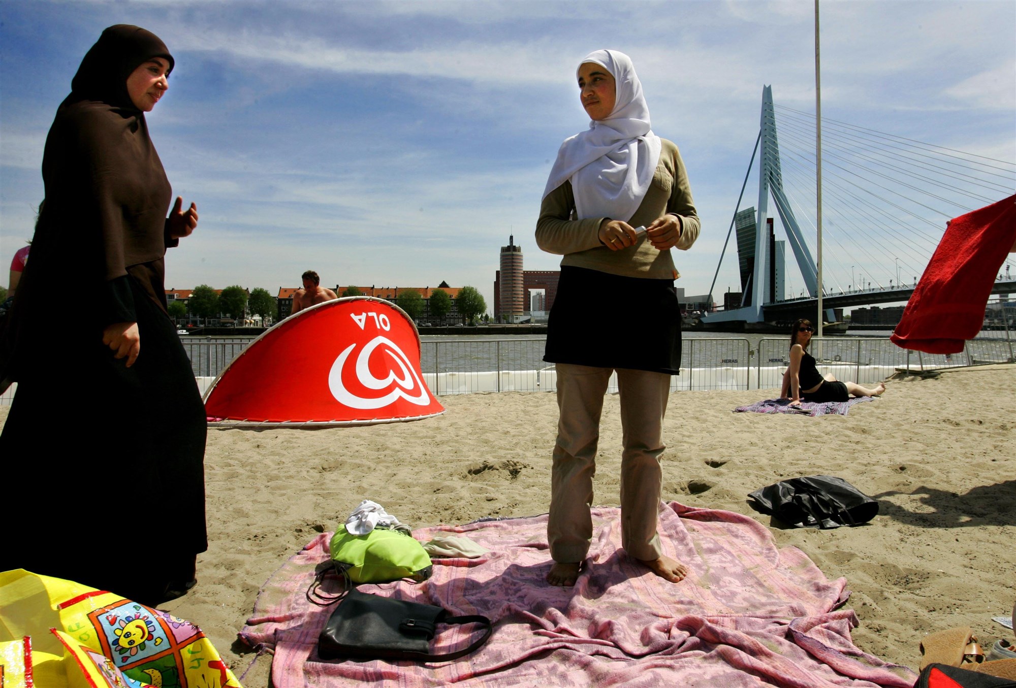 Rotterdam in 2004: chillen op het stadsstrand aan de Maas