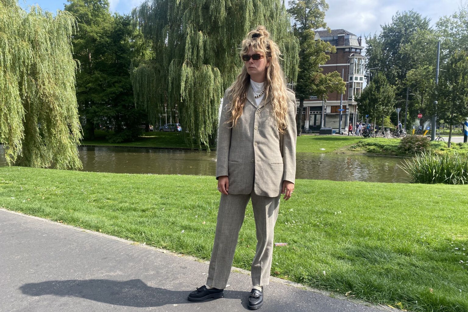 De stijl van Rachelle (30): ‘Mijn eerste pak was het trouwpak van mijn opa’