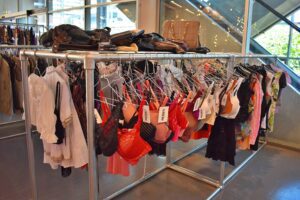 Shoppen! Er zit een nieuwe vintagewinkel op de Oude Binnenweg