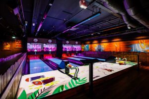 De allereerste duckpin bowlingbaan van Nederland zit nu in Rotterdam