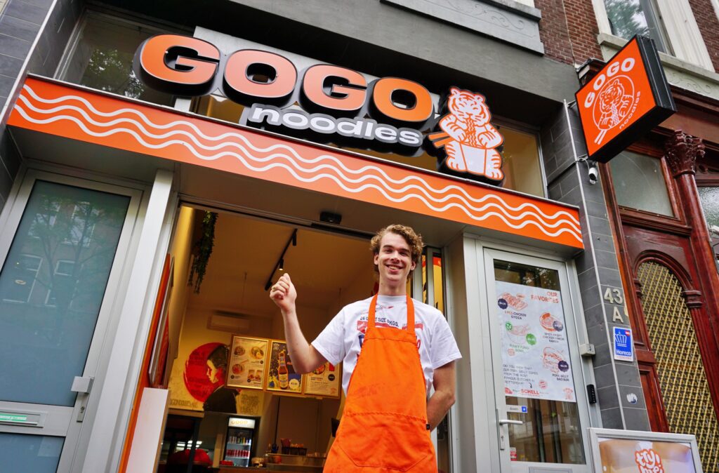 Ramen en bao buns: Valentijn (21) serveert Aziatische fastfood op de ...