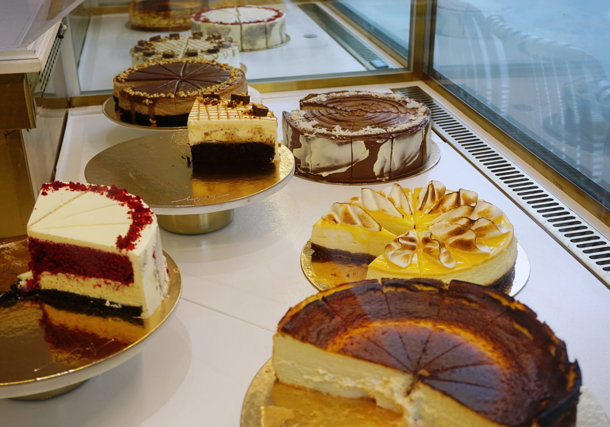 Red velvet en baklavataart: The Cakery is nieuw op de Karel Doormanstraat