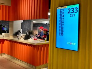 Binnenkijken: zo ziet fastfoodrestaurant FC Kip eruit