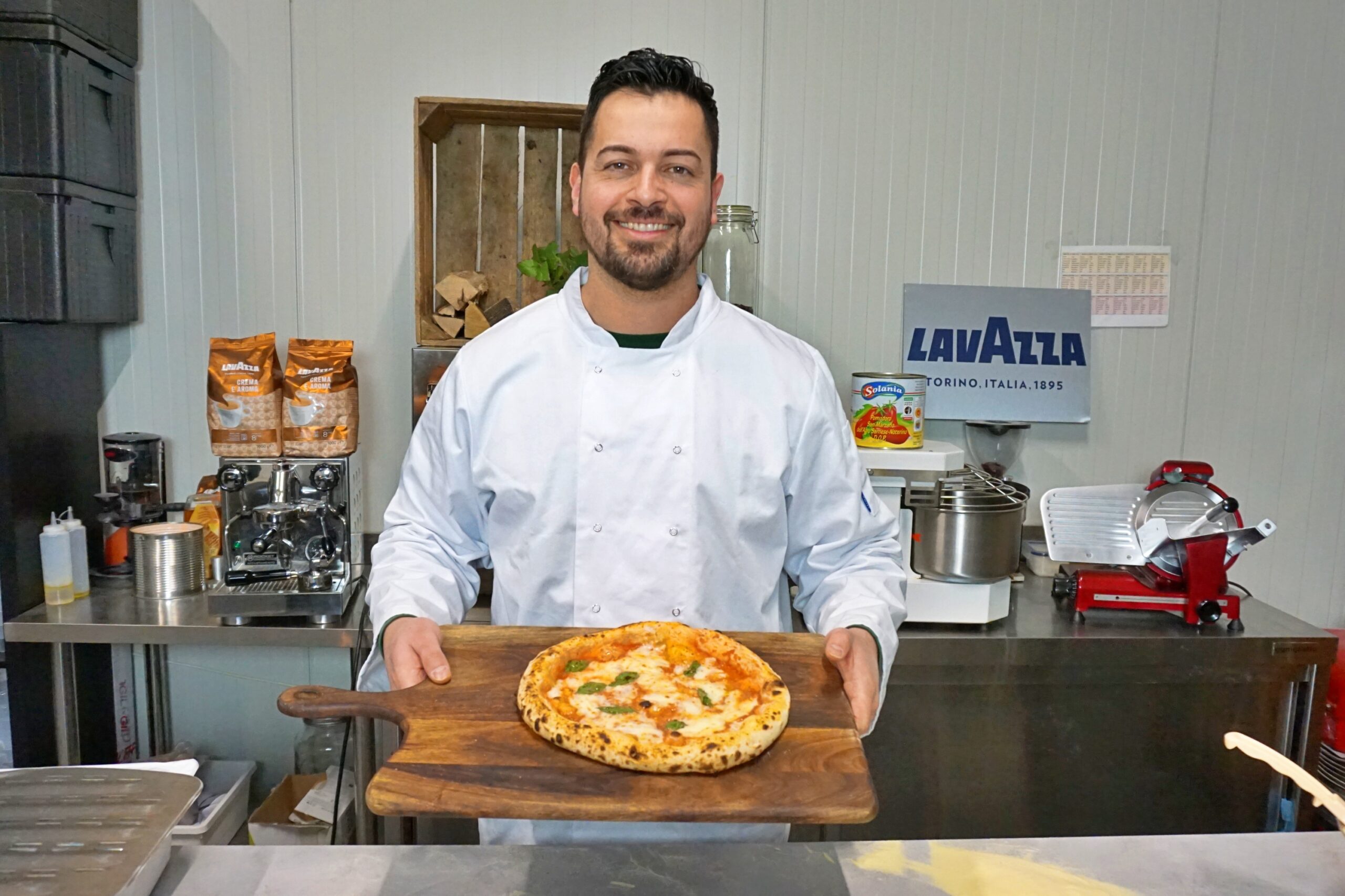 Joseph studeerde 8 jaar om de perfecte pizza te bakken: 'Eten is een ...