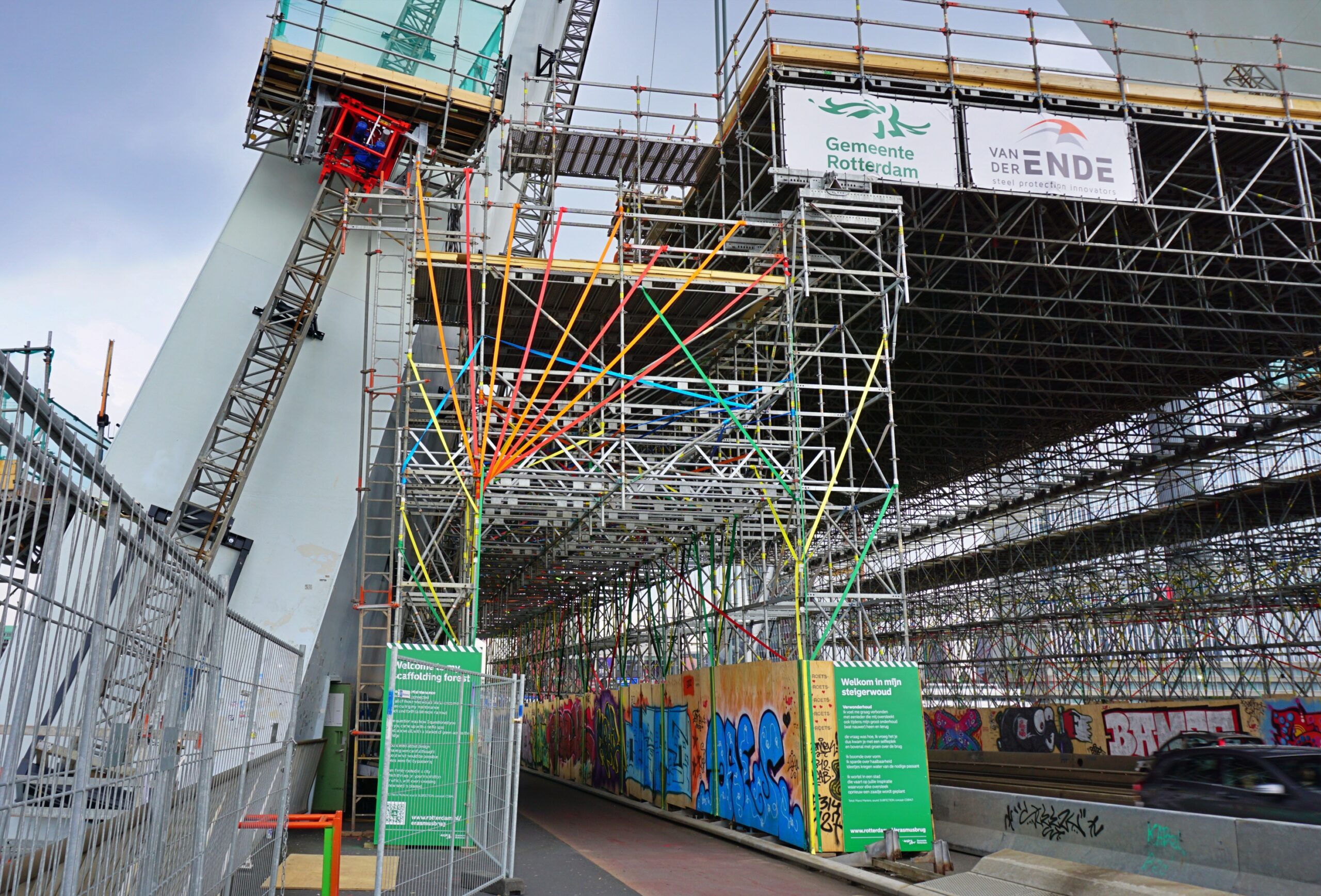 IJzer, gekleurde linten en vogelgeluiden: dit is het verhaal achter de ...