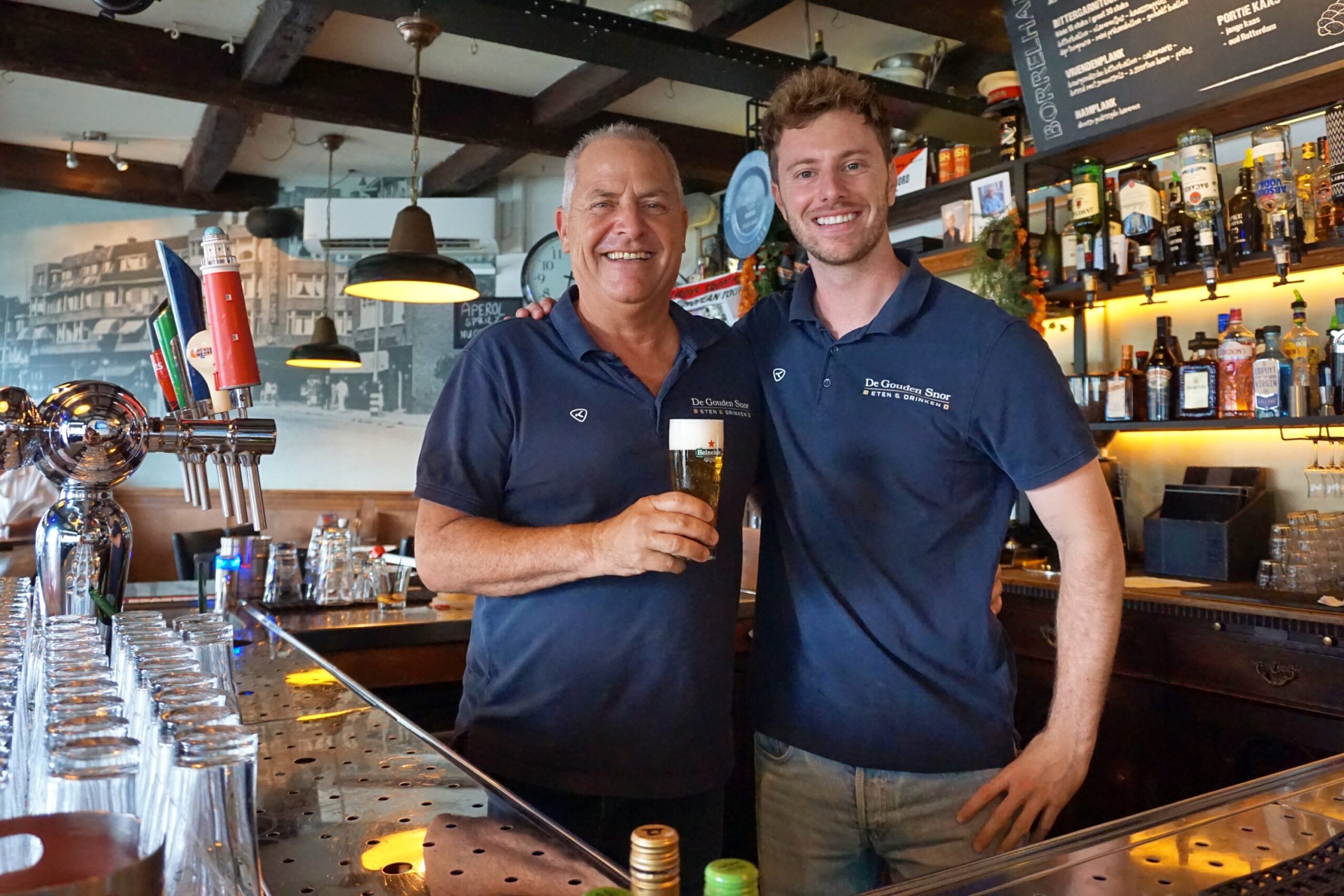 Eetcafé De Gouden Snor bestaat 30 jaar: 'We hebben de beste saté van ...