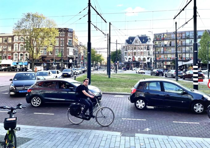 Petra gooide het roer om en werd uitvaartbegeleidster, zonder mantelpak ...