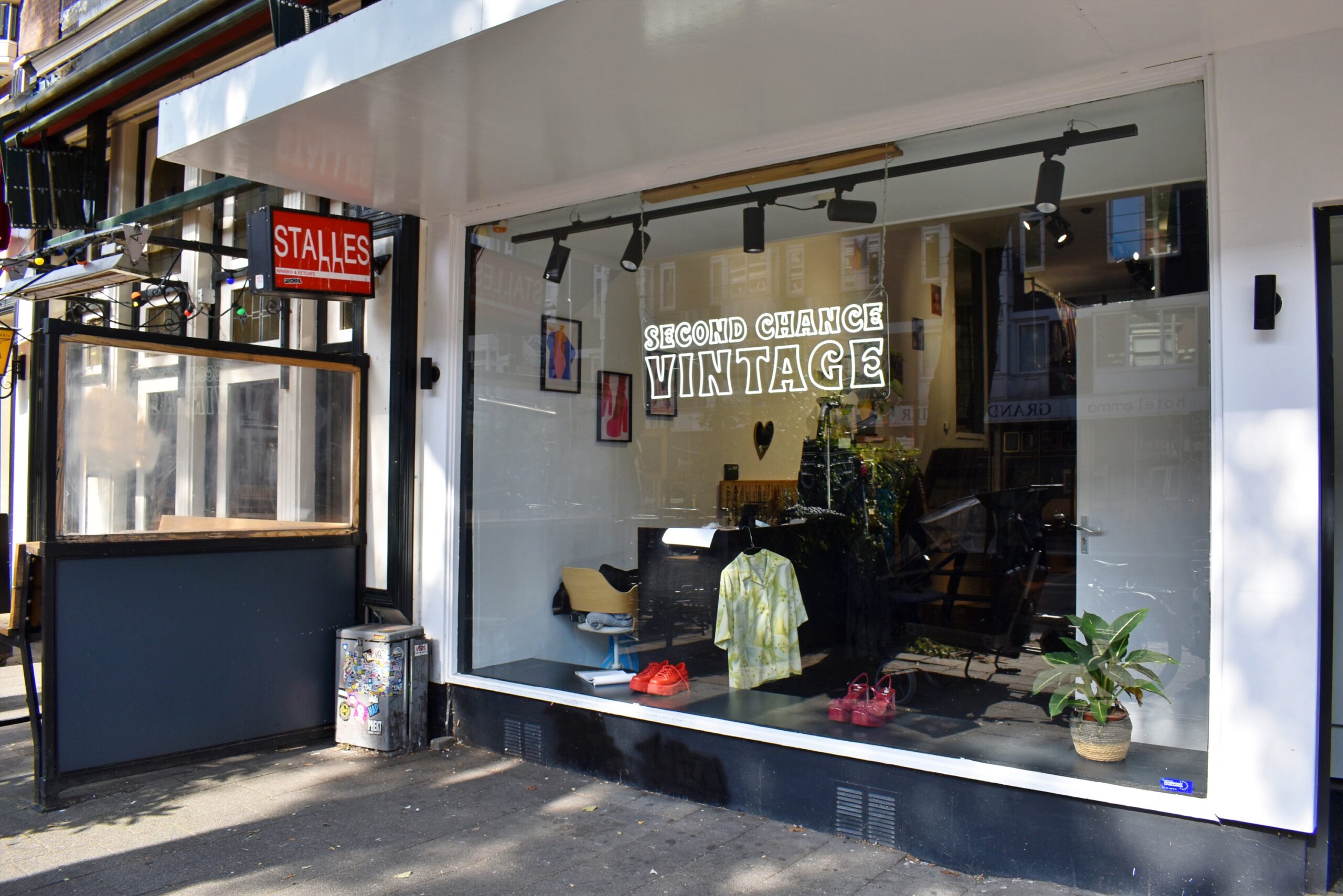 Second Change Vintage is nieuw op de Binnenweg: 'Ik vul de ...