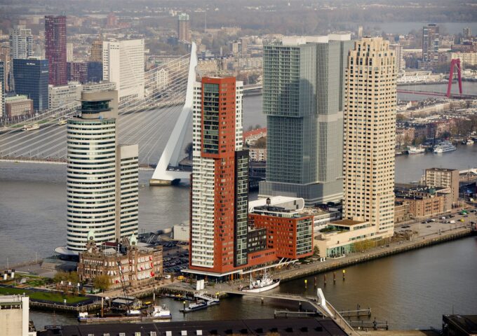 Veranderingen bij RET in 2030: nieuwe metro's van 2 keer zo lang