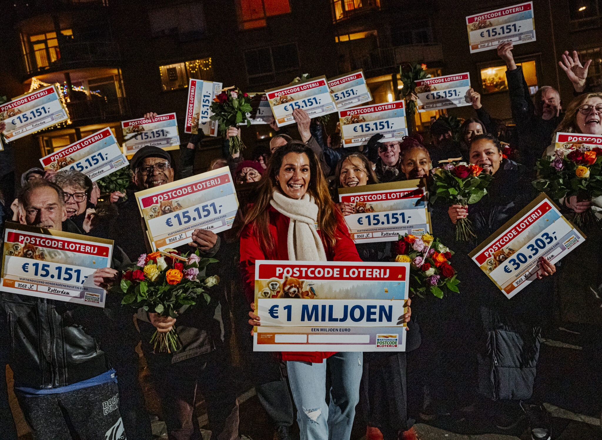 Wauw! 55 Rotterdammers verdelen 1 miljoen euro van de Postcode Loterij