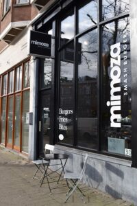Mimoza Smashburgers is nieuw in West: 'Op onze kipburger zit koolsla ...