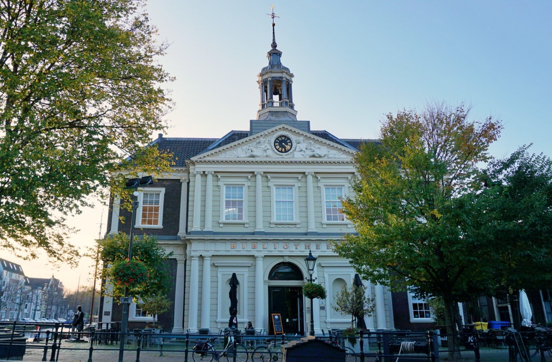 5 x de Bibliotheek bestaat 100 jaar en dit wordt héél tof gevierd