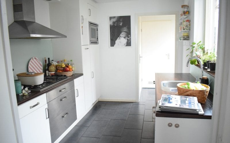 Eefje woont al 11 jaar in haar paleisje: 'Deze straat is echt een klein ...