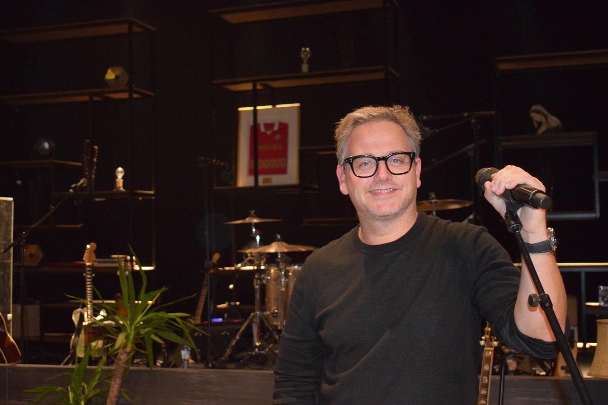 Guus Meeuwis krijgt Gouden Erepenning tijdens concert in 013