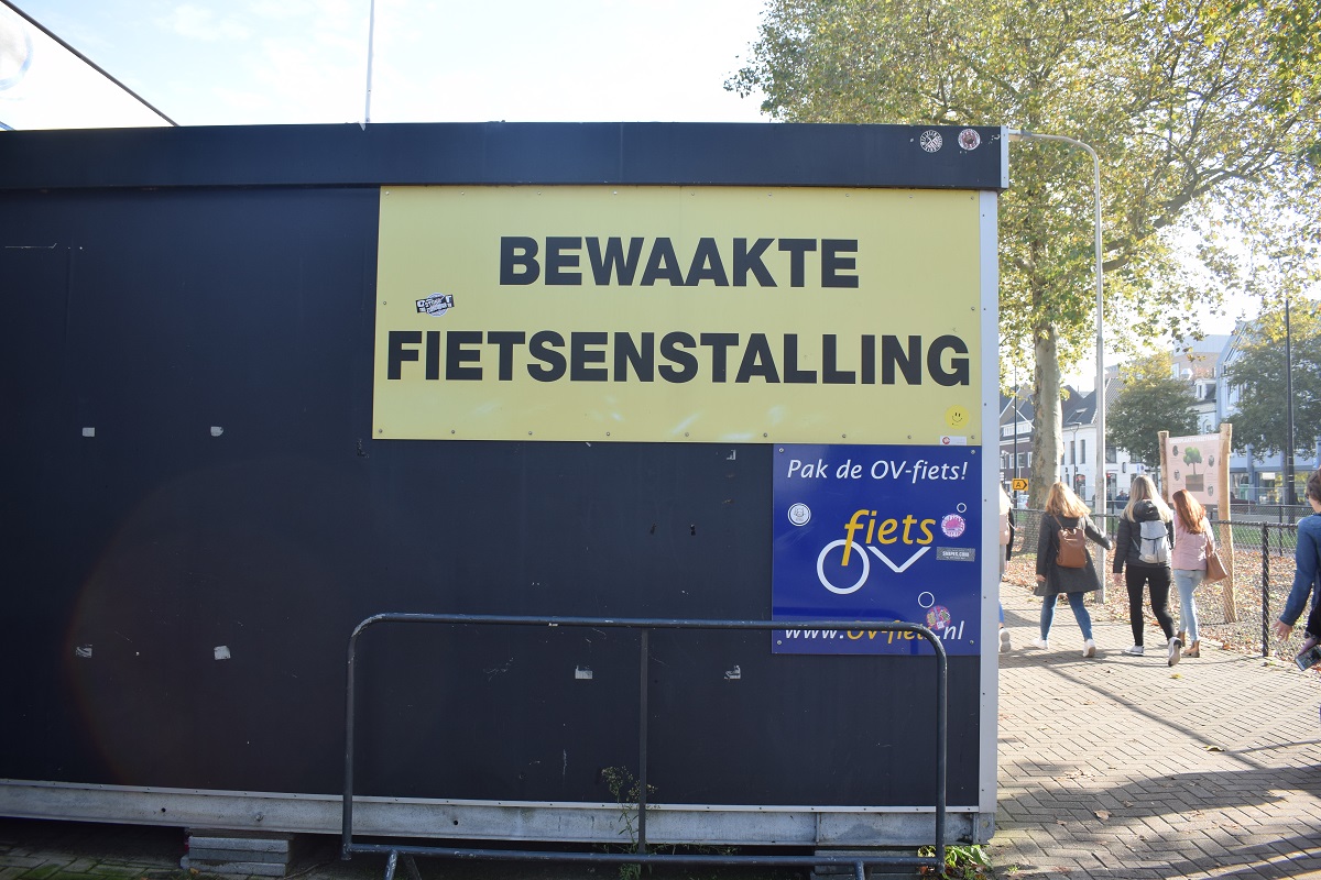 VIDEO: Dit kun je doen als de fietsenstalling bij Station Tilburg wéér ...
