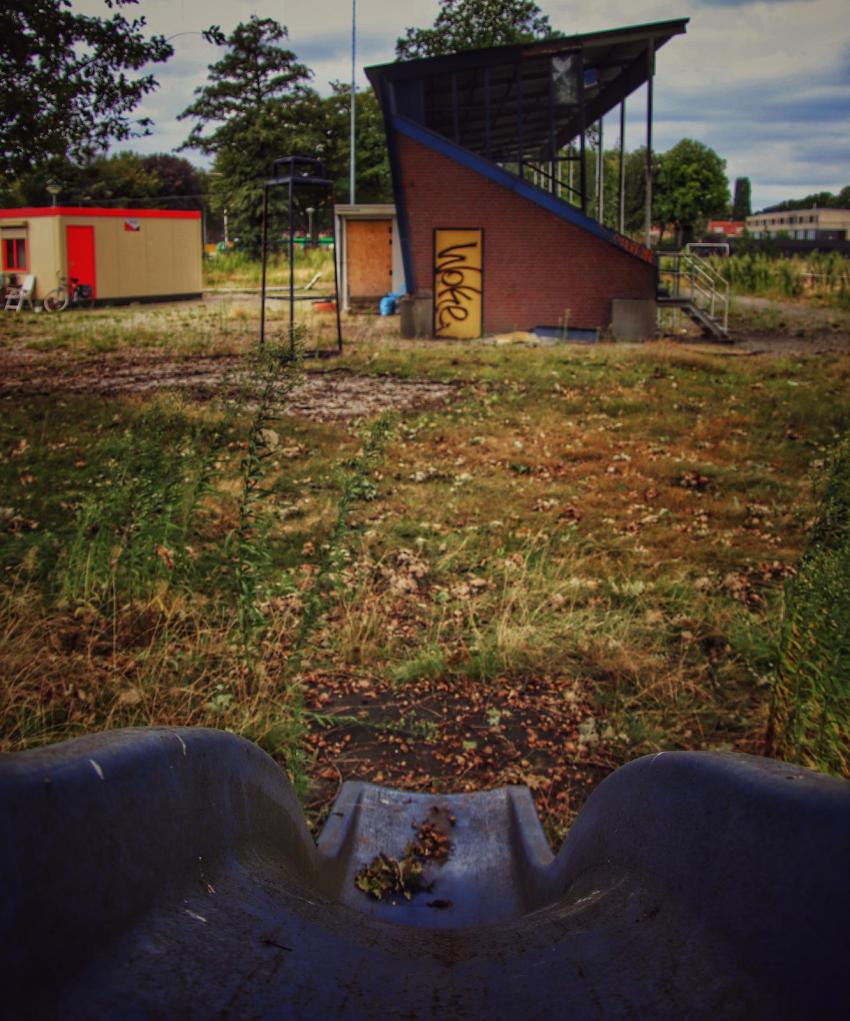 Spooky: foto's van een oud en verlaten TSV NOAD in Tilburg - indebuurt ...