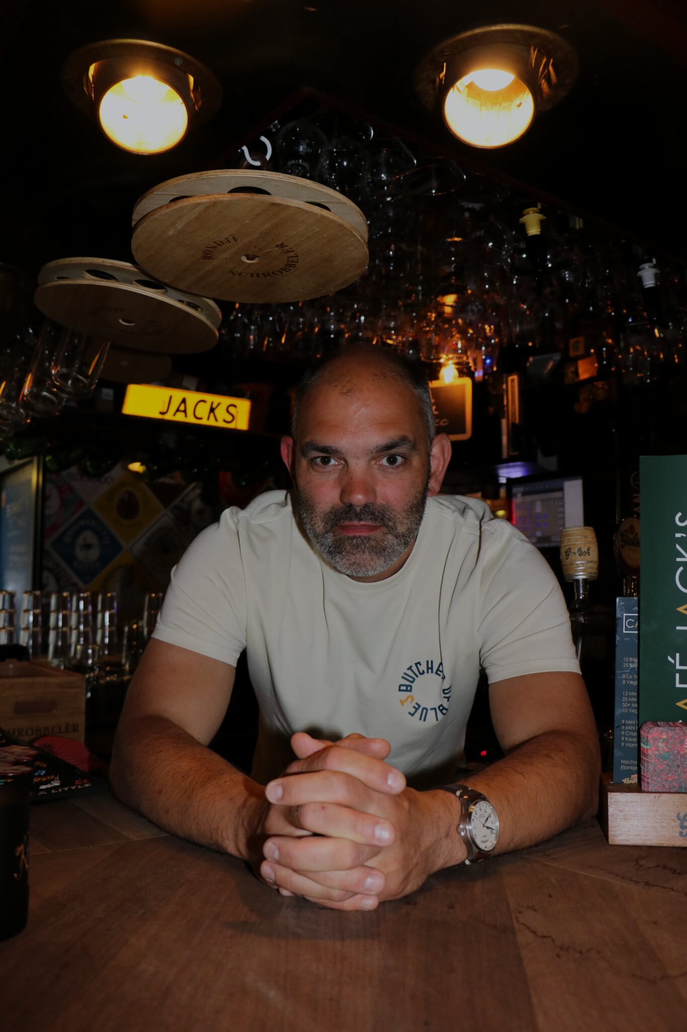 Chiel is de trotse eigenaar van Café Jack's: 'Ik wilde eigenlijk nooit ...