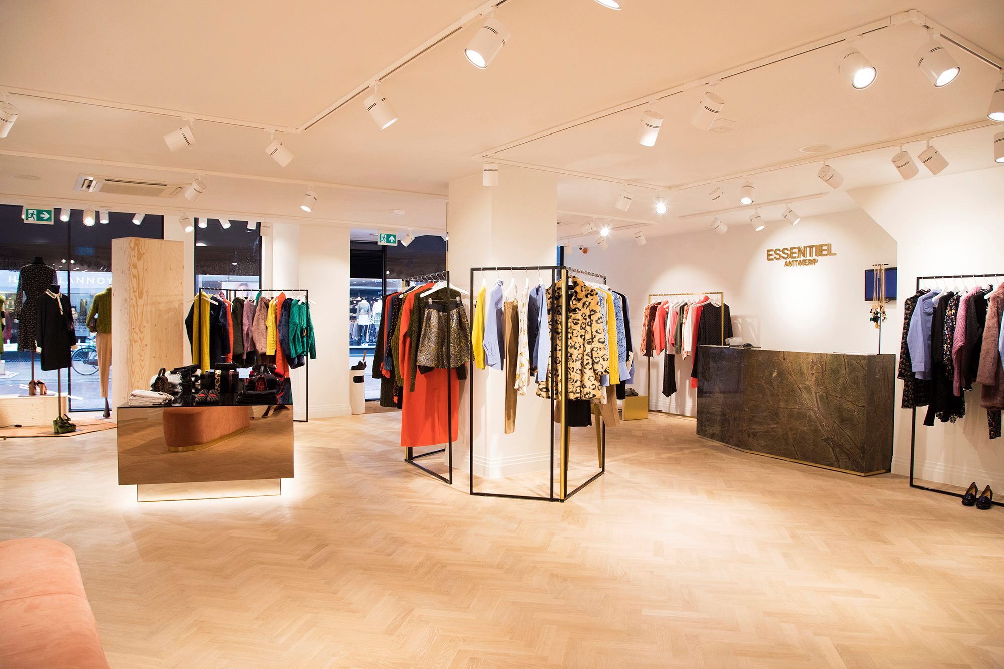 Nieuw aan de Choorstraat: Belgisch modemerk Essentiel Antwerp ...