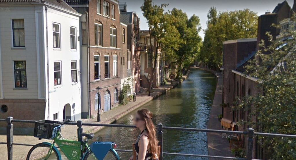 Terrasje pakken in de jaren '70 en '80: weet jij waar in Utrecht dit is ...