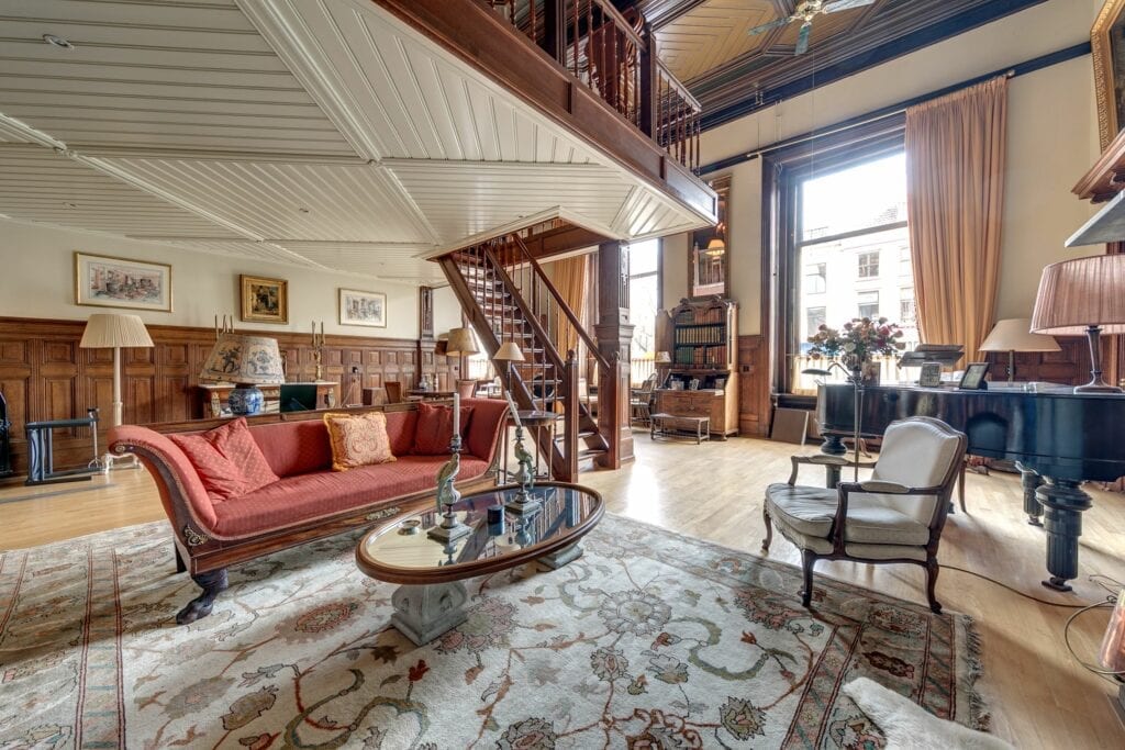 Wow! Dit huis dat nu te koop staat in Utrecht lijkt wel een koninklijk ...