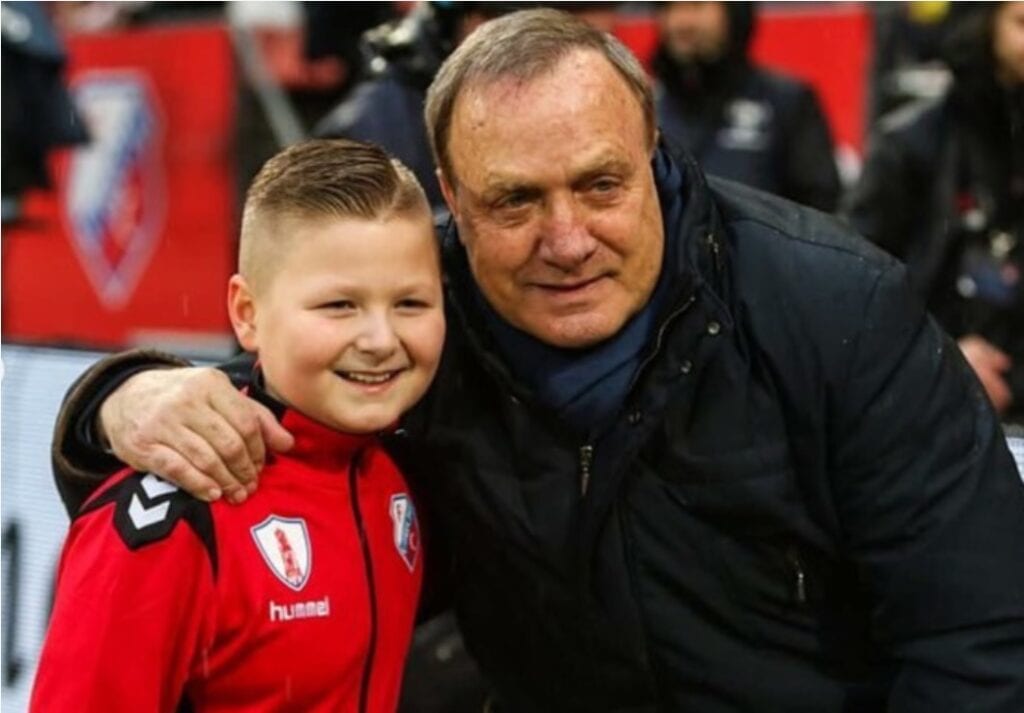 Volkszanger Pietje (10) op bezoek bij FC Utrecht: 'De trainer herkende ...
