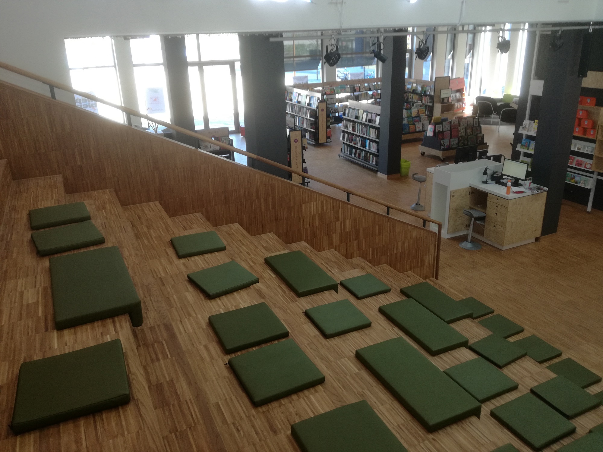 Binnenkijken bij de gloednieuwe bibliotheek in Leidsche Rijn ...