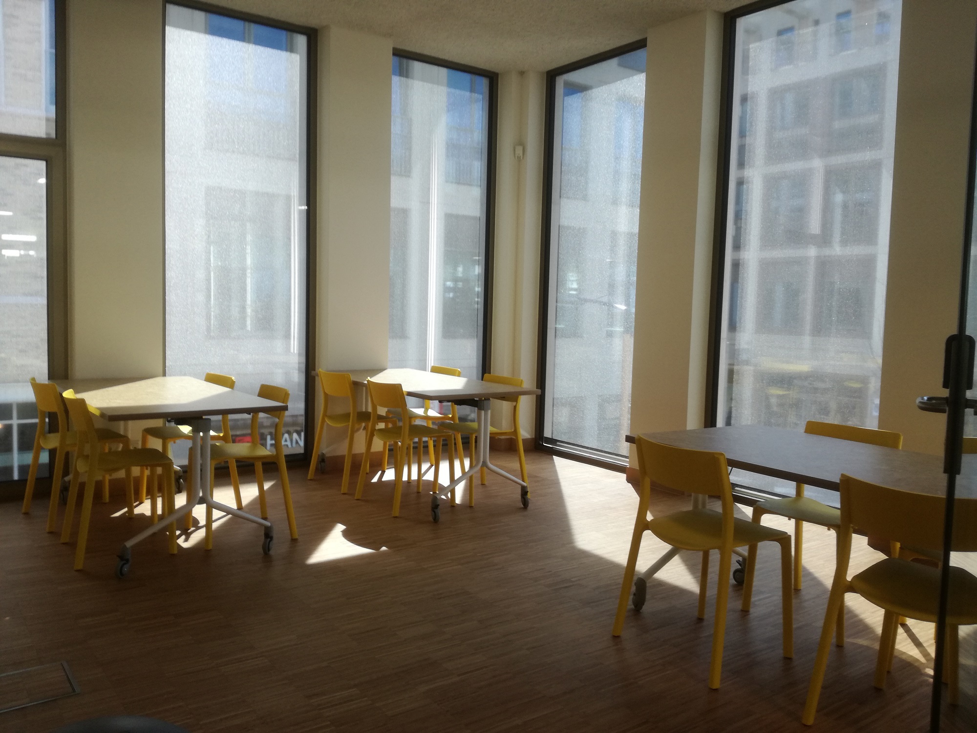 Binnenkijken bij de gloednieuwe bibliotheek in Leidsche Rijn ...