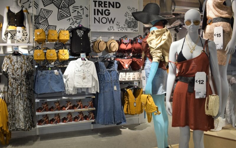 Vier verdiepingen vol kleding en accessoires: Primark in Utrecht is ...
