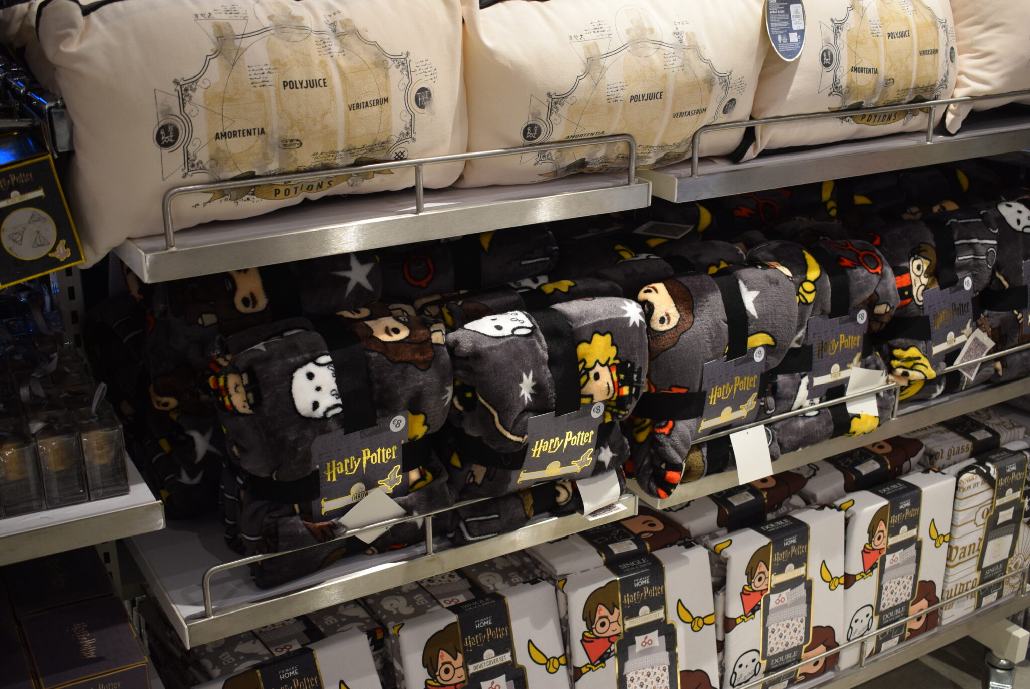 Vier verdiepingen vol kleding en accessoires: Primark in Utrecht is ...