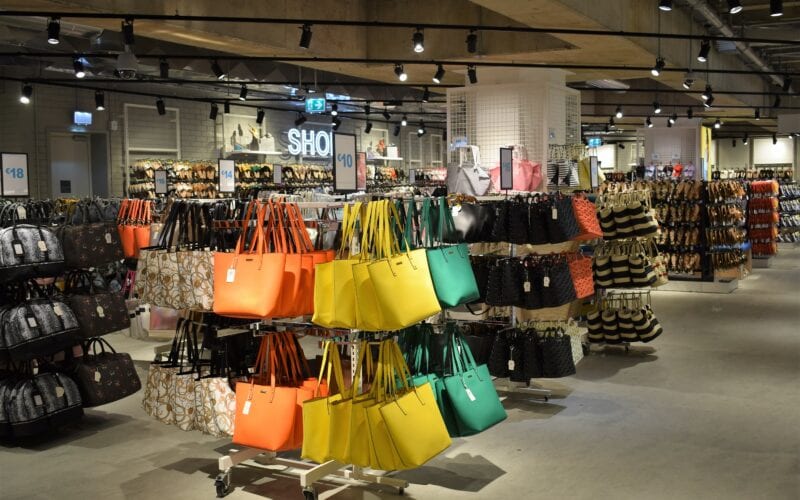 Vier verdiepingen vol kleding en accessoires: Primark in Utrecht is ...