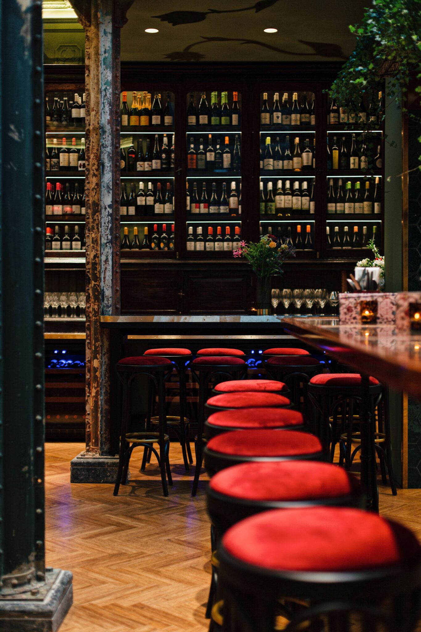 Wijn- en eetbar Ruby Rose aan de Korte Jansstraat is open: wij namen ...