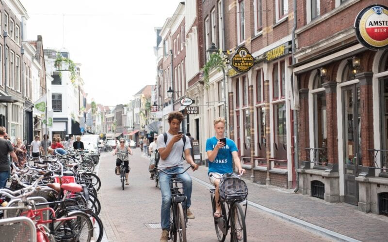 Oh, de nostalgie! Een ode aan de Twijnstraat in 8 foto's van vroeger ...