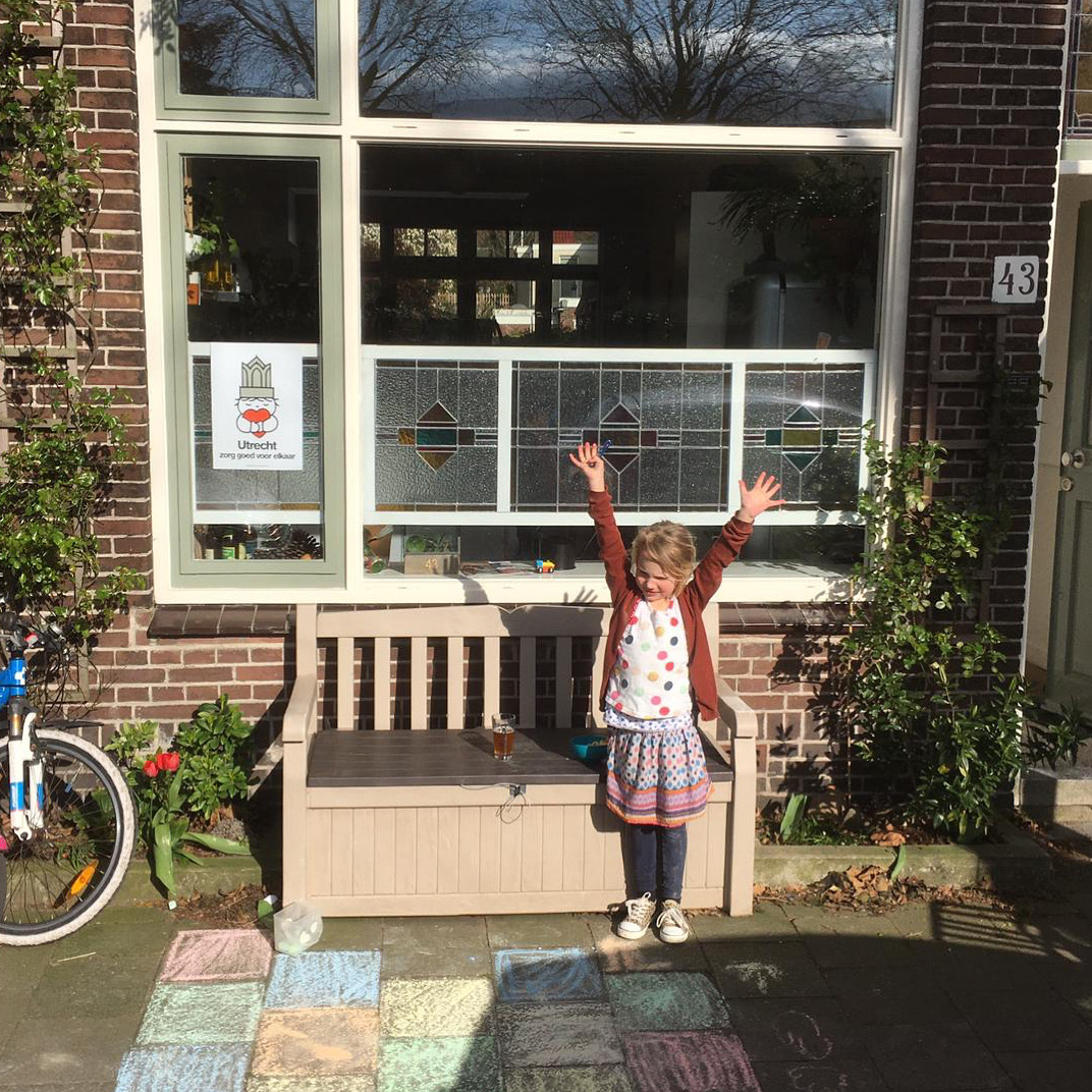 'Utrecht, zorg goed voor elkaar': deze poster hangt straks door de hele ...